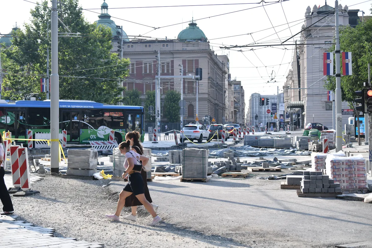 Terazije zatvorene za gradski prevoz: Kuda će autobusi i trole ...