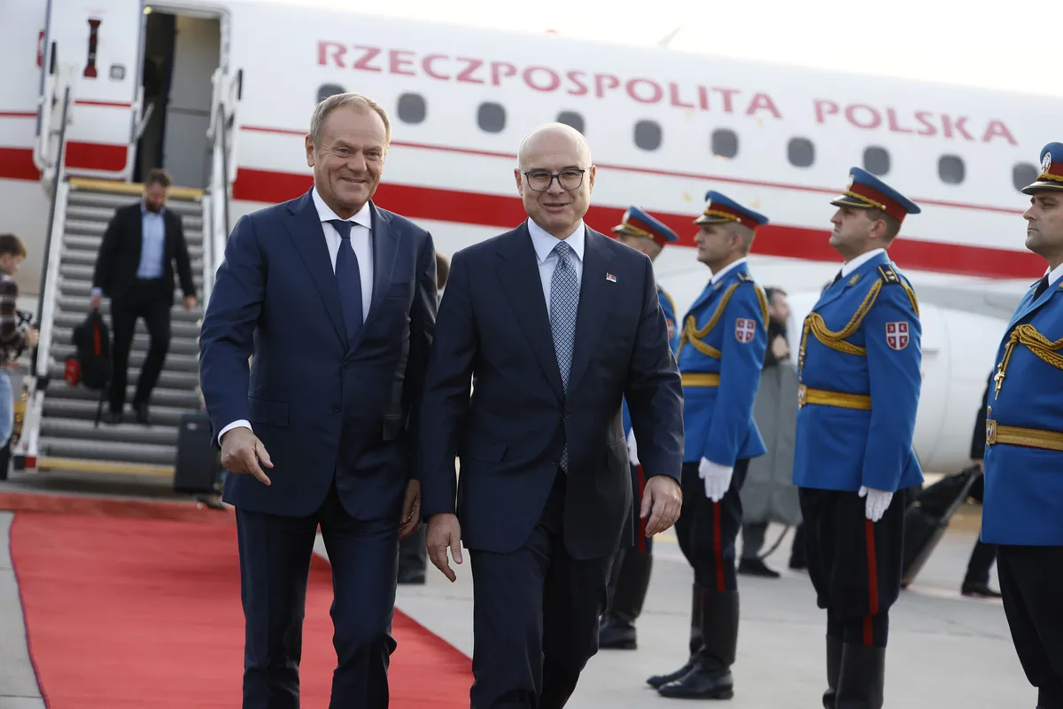 Premijer Poljske Donald Tusk stigao u Beograd, dočekao ga Vučević FOTO ...