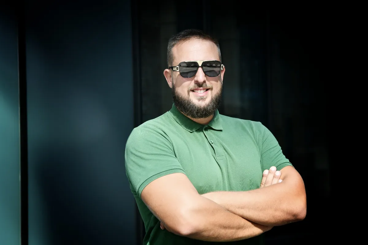 Stefan Babić o pevanju na veseljima - nova.rs