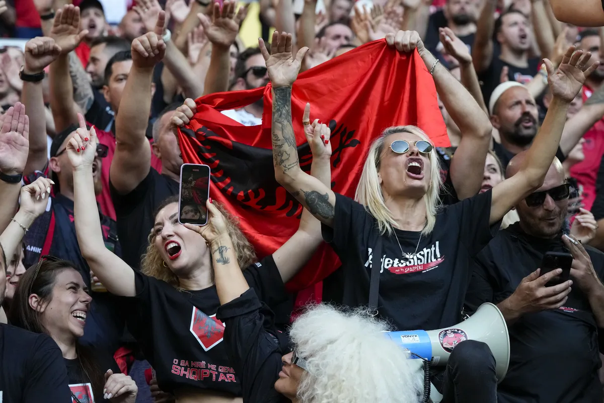 UEFA kaznila Albance zbog sramnog skandiranja: "Ubij Srbina" - nova.rs