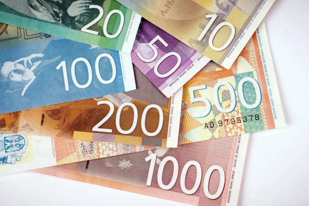 Sutra isplata punog iznosa penzija uvećanih za 4.000 dinara - nova.rs