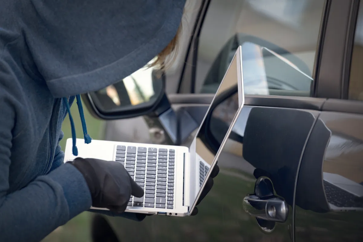 Evo koje automobilske marke su najpodložnije hakerskim napadima - nova.rs
