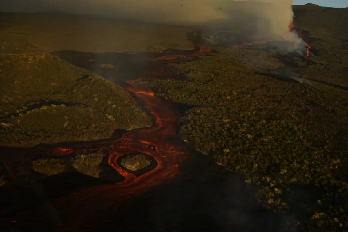 Erupcija vulkana na najvišoj planini arhipelaga Galapagos - nova.rs