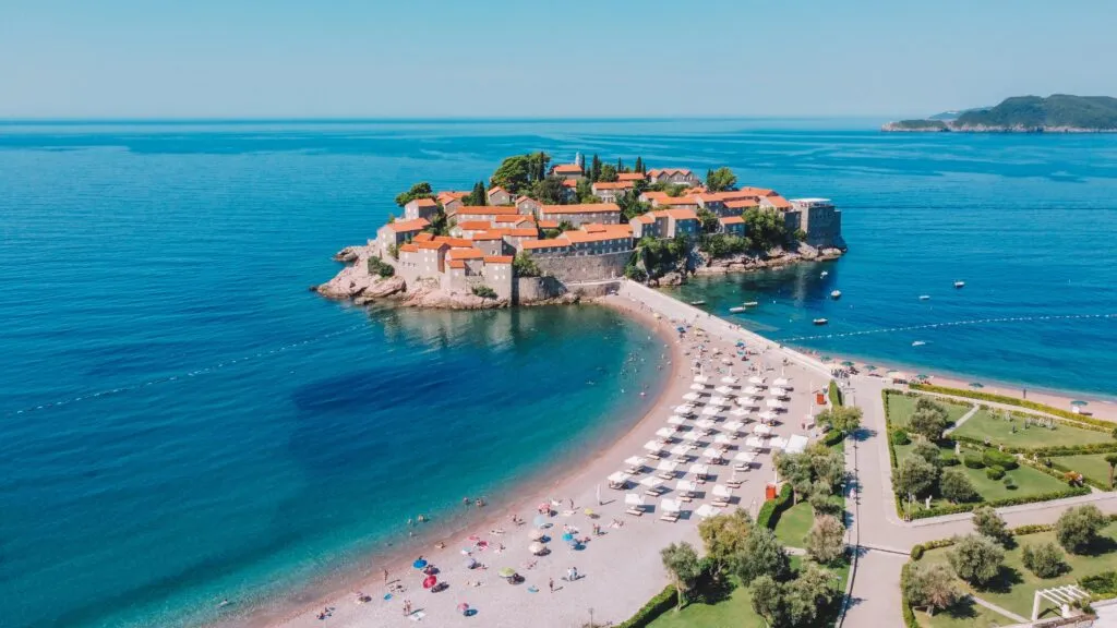 Sveti Stefan se otvara do 1. maja 2026 - nova.rs