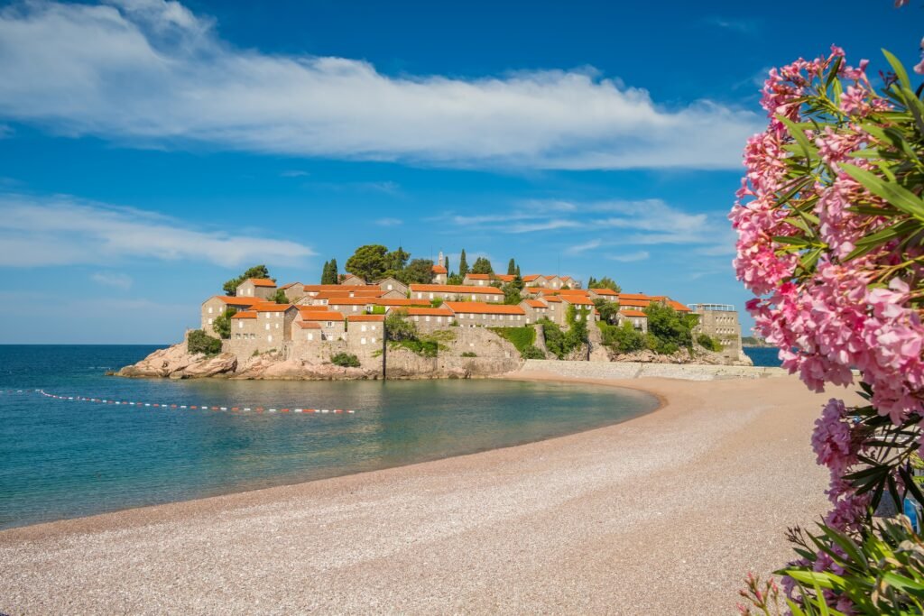 Sveti Stefan se otvara do 1. maja 2026 - nova.rs