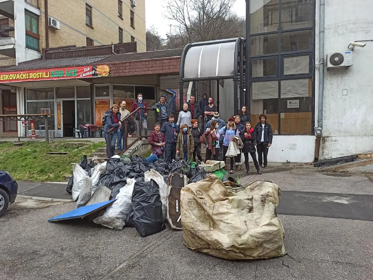 Aktivisti "Ne davimo Beograd" čistili na Voždovcu i Čukarici - nova.rs