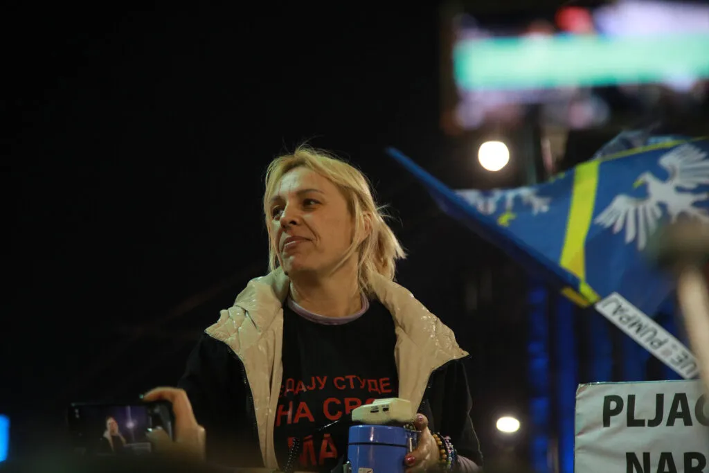 Građani Subotice i večeras pružaju podršku Dijani Hrka - nova.rs