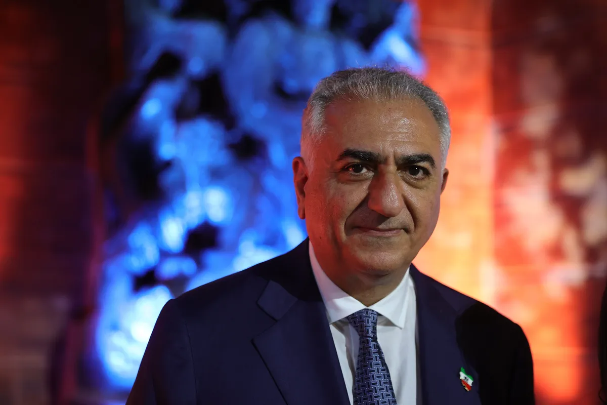Ko je Reza Pahlavi: Njegov otac je poginuo u revoluciji, sestra i brat ...