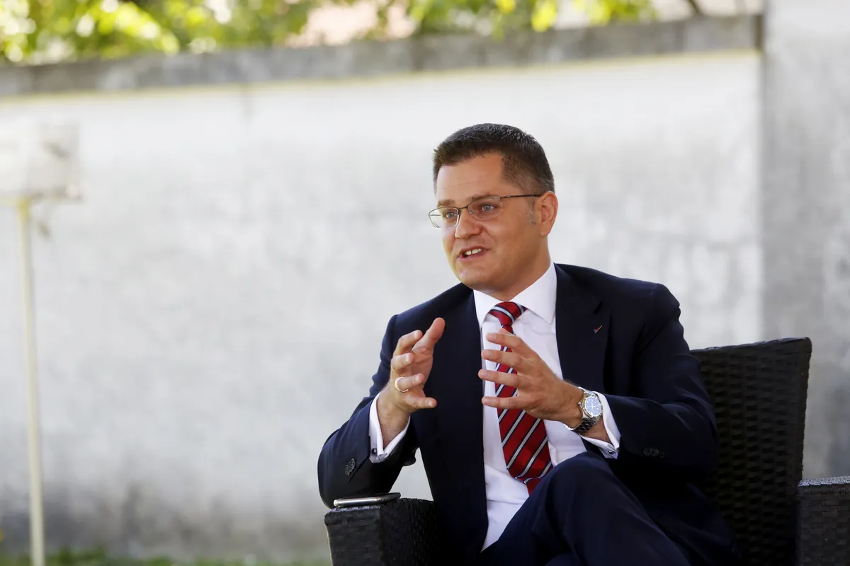 Etleboro.org - Vuk Jeremić: Ni mrtav se ne vraćam u politiku