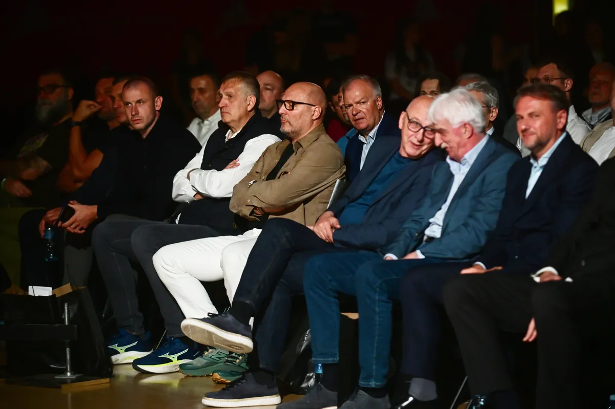 Kićanović predvodi legendarnu generaciju: Održan minut ćutanja za ...