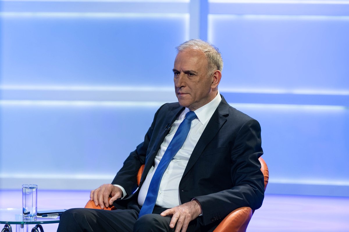"Zemlja čija je vlast toliko podložna ucenama, jedva je i kolonija ...
