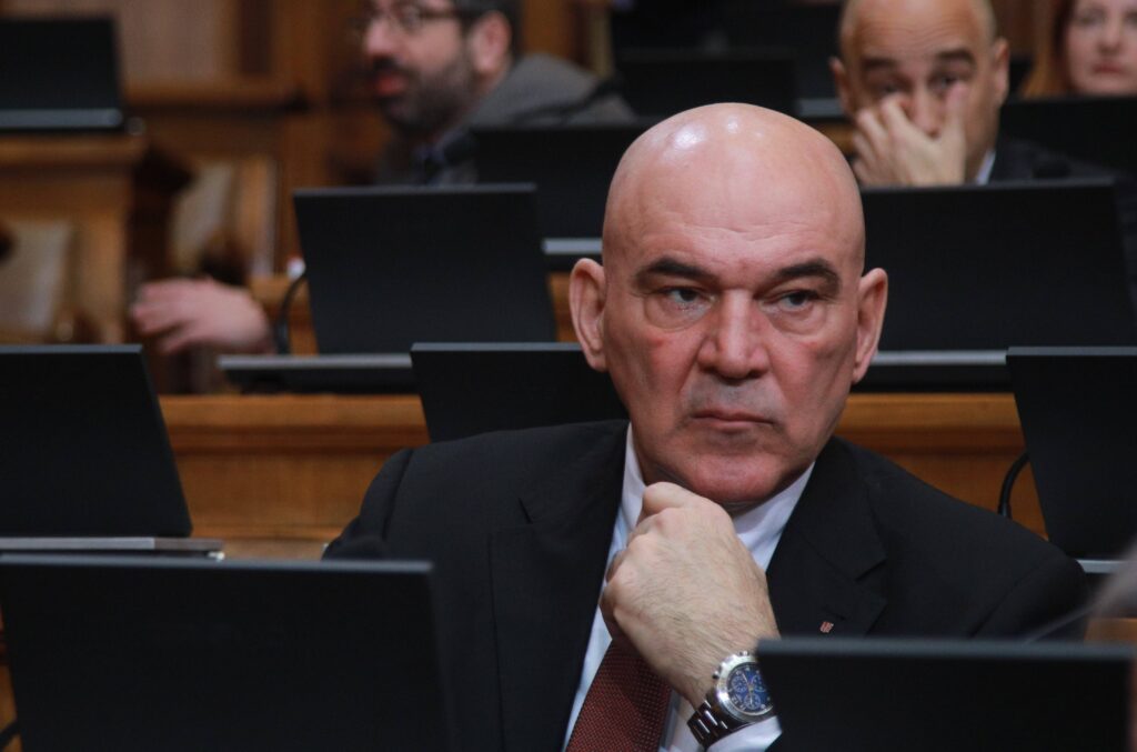 "Mi stojimo pri tvrdnjama o zvučnom topum hoćete i nas da hapsite ...