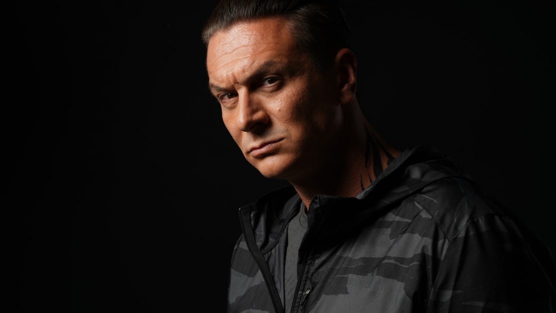 Bane Tomašević objavio pesmu: Tekst pisala manekenka