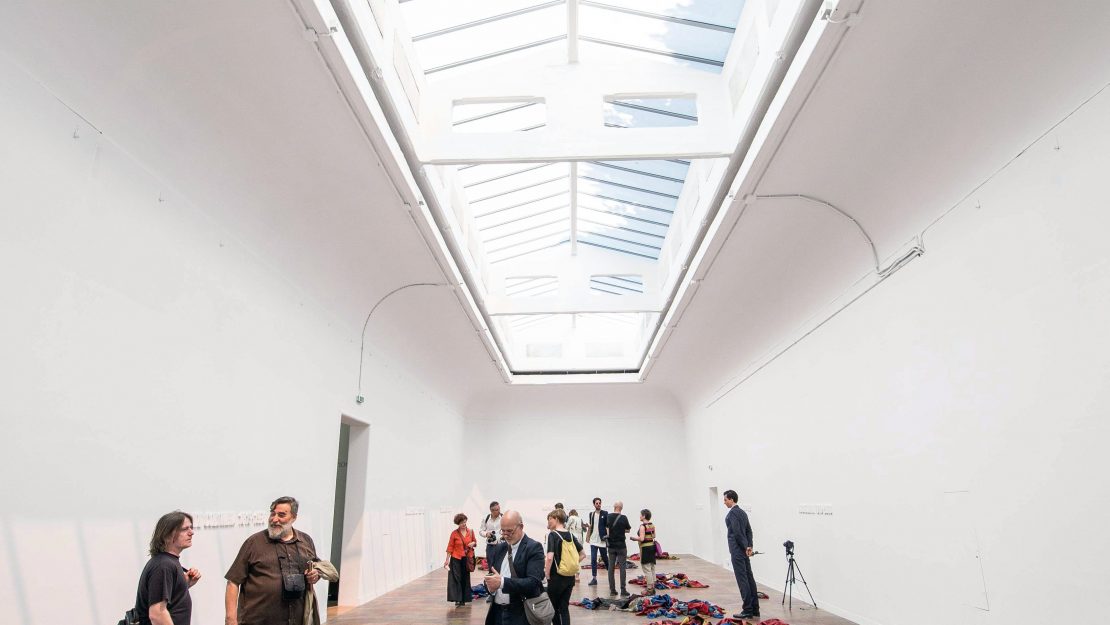 Hod sa vodom: Nikolić i Ćirićeva predstavljaju Srbiju na Bijenalu u ...