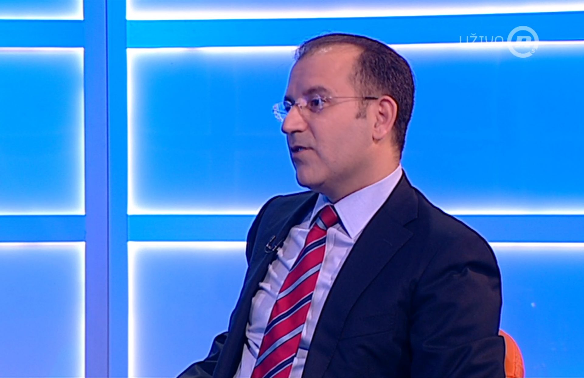 Žujović u Utisku: Iza “Srbija 21" stoji Beba Popović