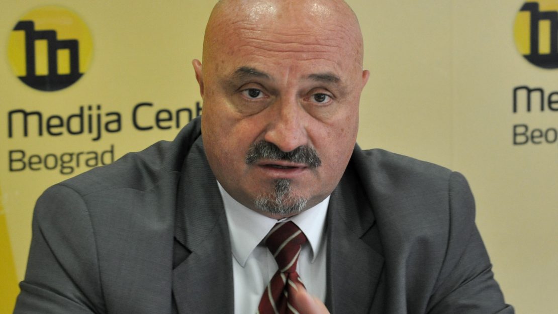 Petronijević: Huligani oterali policiju, pa nas pretukli