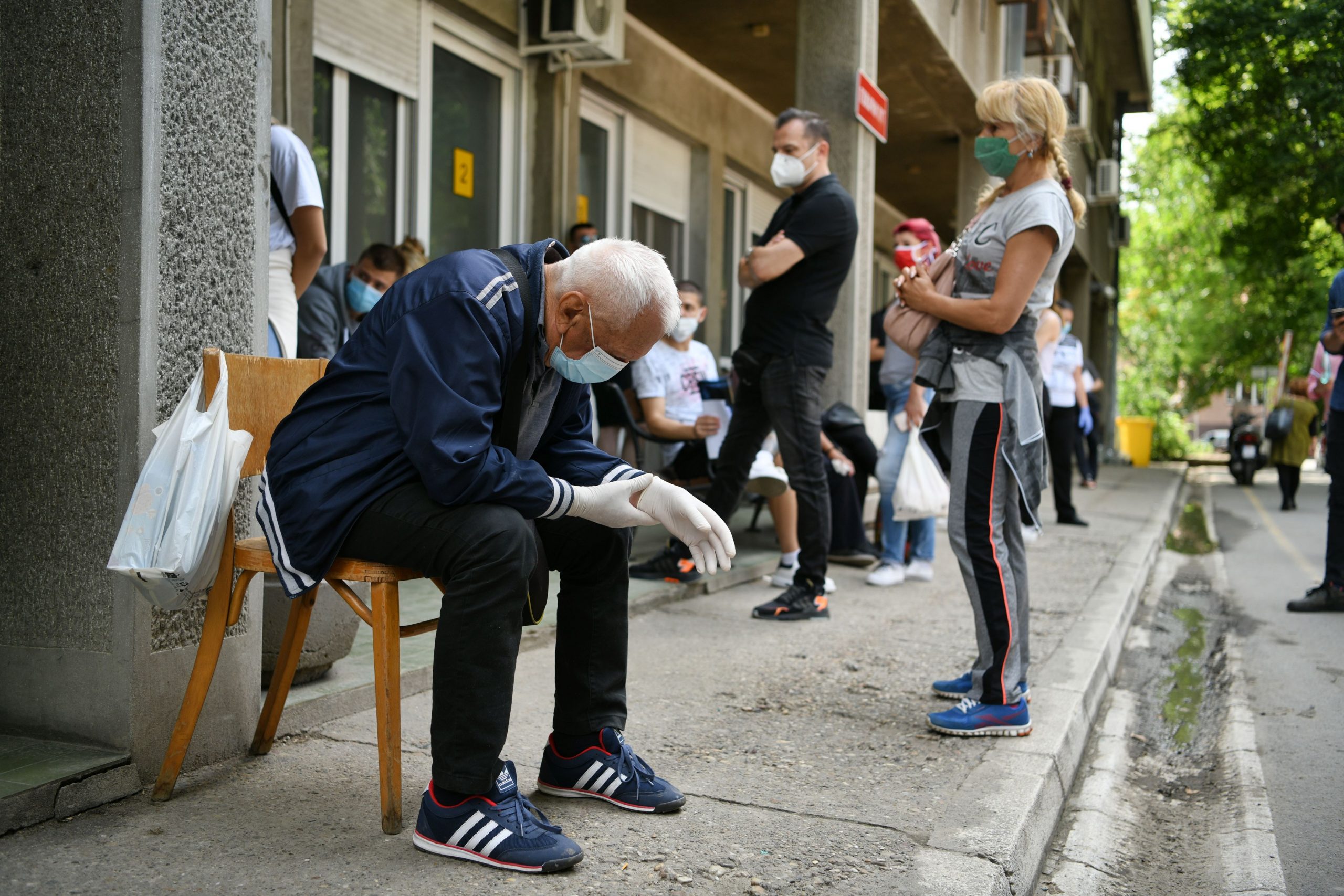 OVE SLIKE OTKRIVAJU KOLIKO JE ZAISTA ZARAŽENIH U SRBIJI: Na stotine ...
