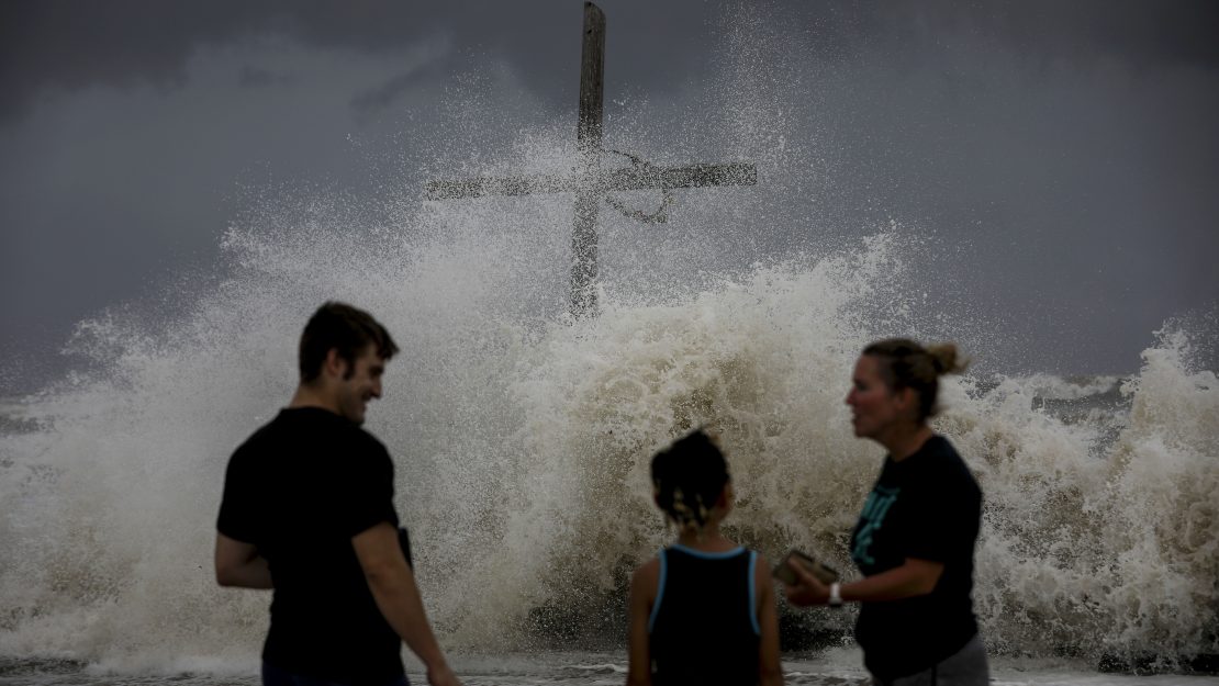 "Smrtonosna nepogoda" Laura juri preko 200 kilometara na sat