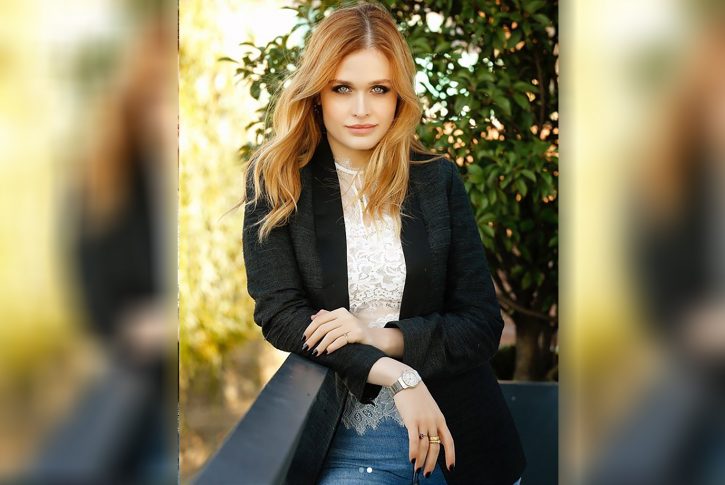 FOTO Retko ih viđamo u javnosti: Glumica Mina Sovtić blista posle ...