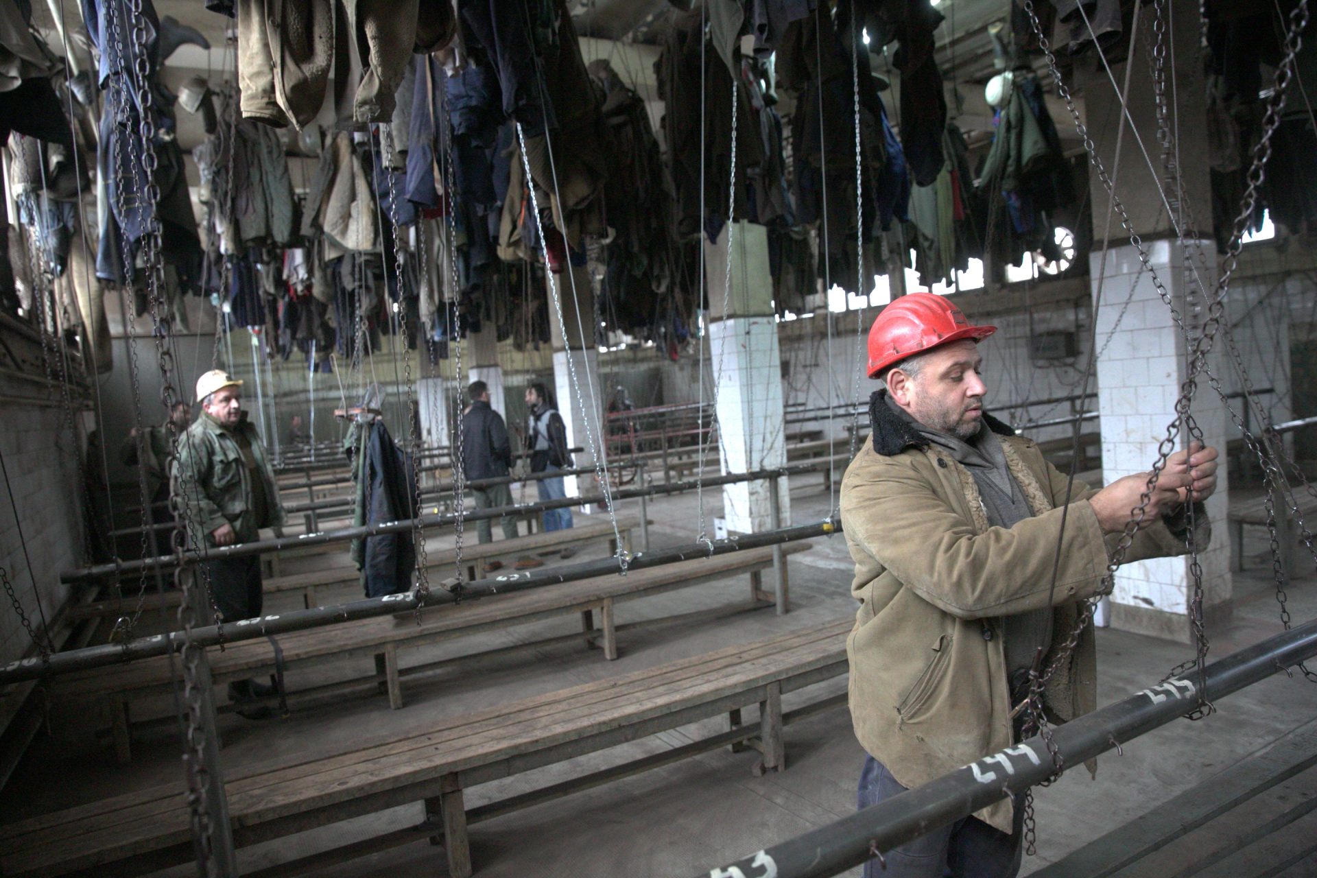 Rudarima "Resavice" povećane zarade za 10 odsto, potpisane izmene ...