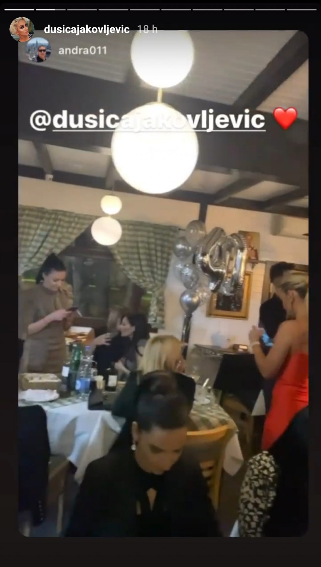 Dok korona bukti, Ceca peva na slavlju voditeljke Pinka