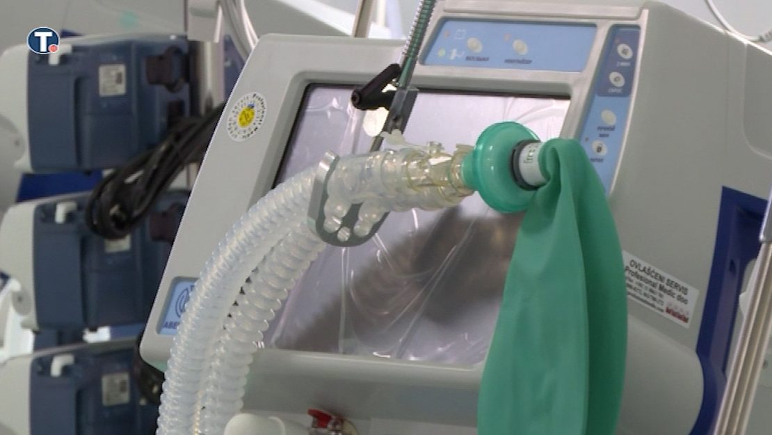 Posle mesec dana na respiratoru, devojčica je otvorila oči