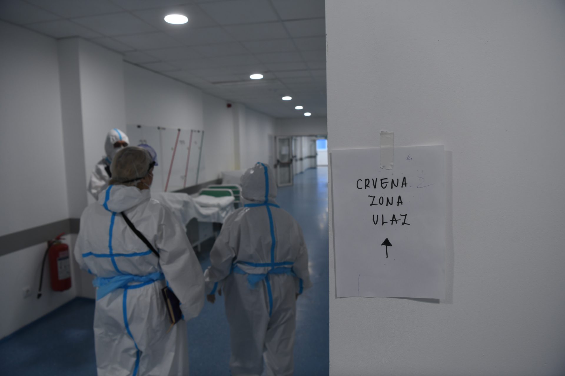 Skoro 1.000 novozaraženih, preminule četiri osobe