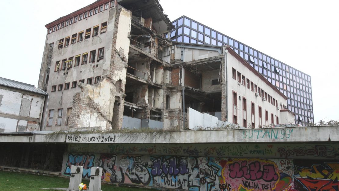 UNS i sindikati novinara traže odgovornost NATO za bombardovanje zgrade ...