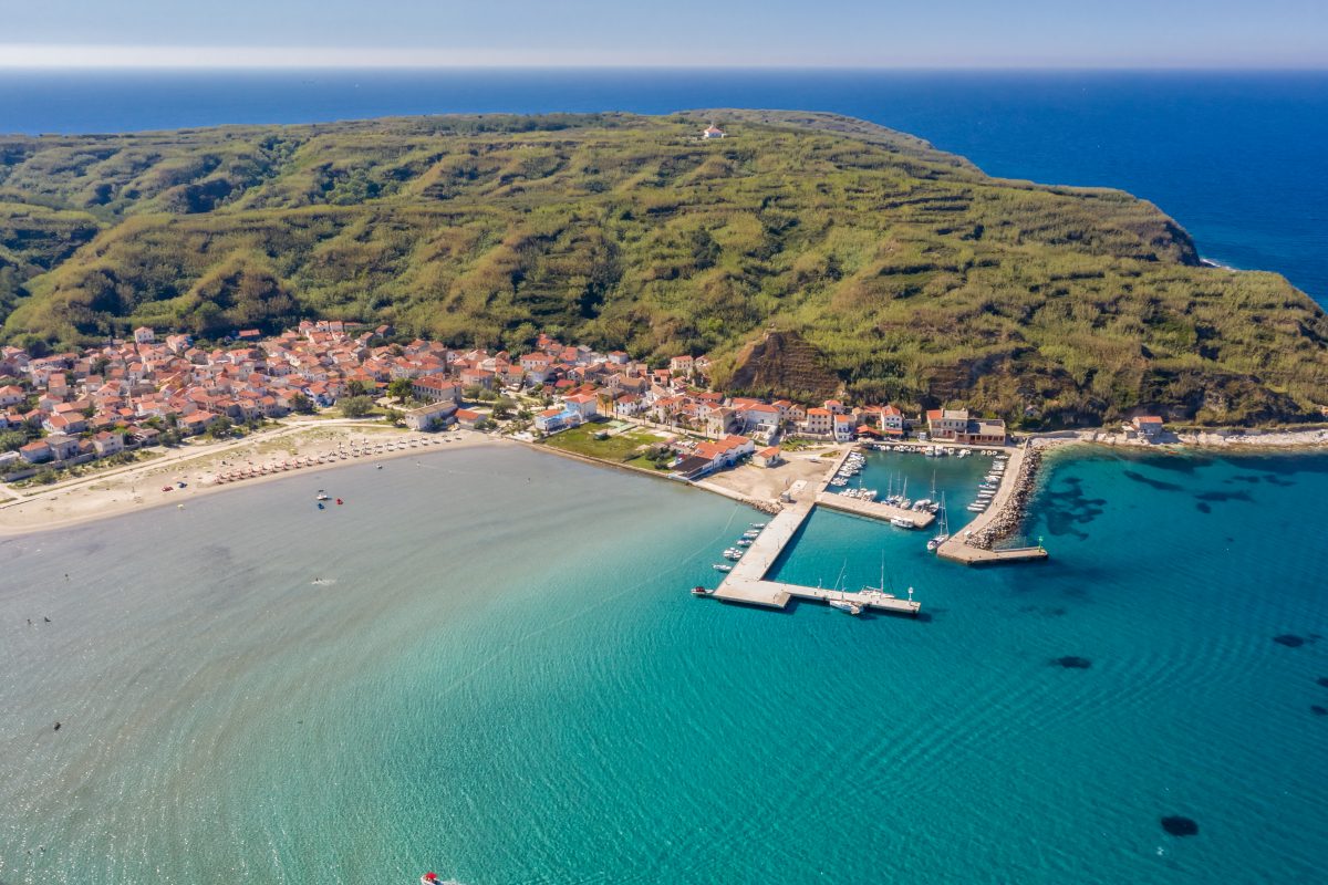 Skriveno hrvatsko ostrvo koje se peške obilazi za par sati