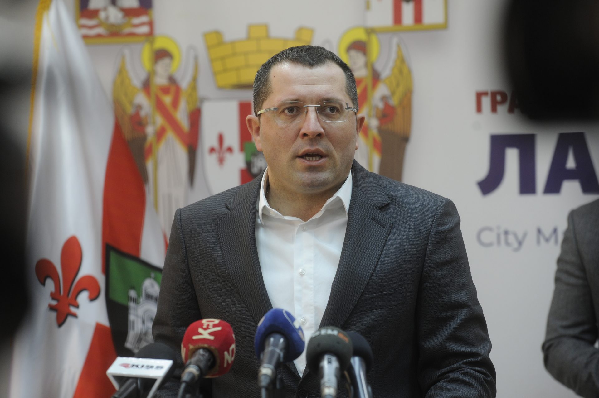 "Ovo nije država, ovo je autokratija": Žena predsednika opštine Lazarevac napustila SNS