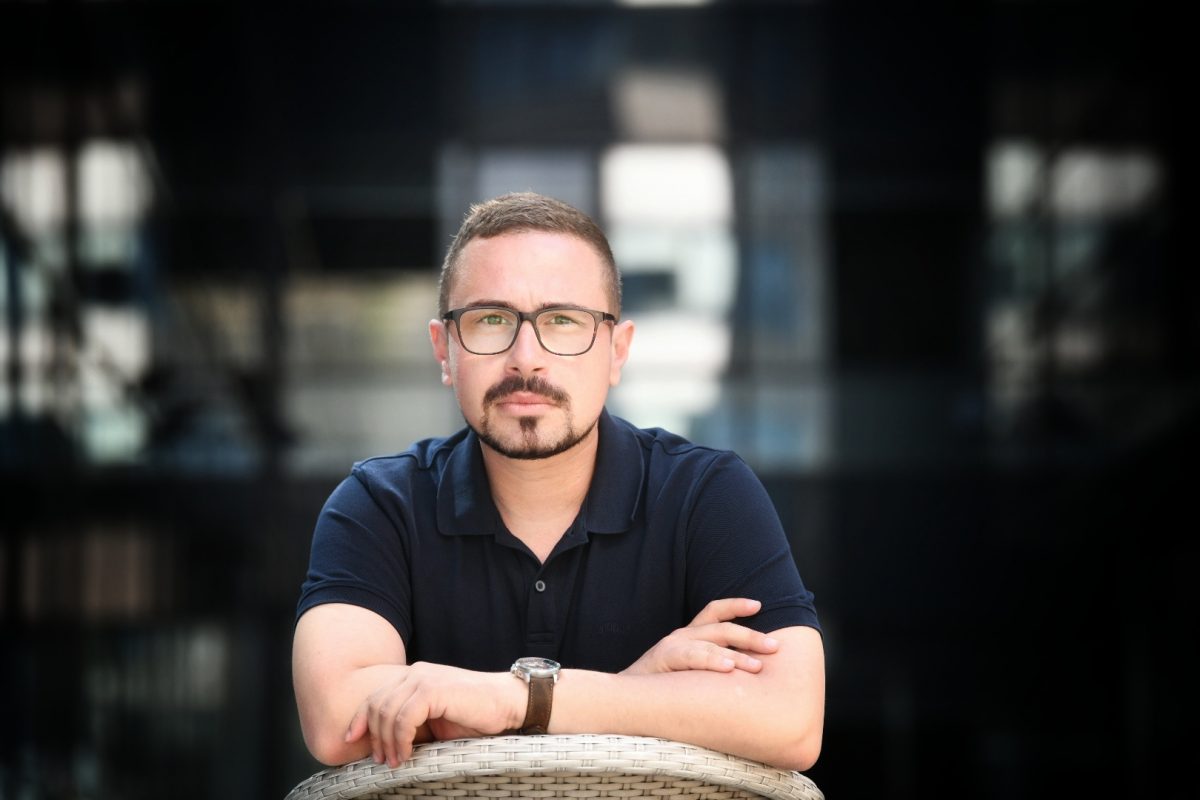 Veljković: Neverovatno je da Srbi na Kosovu više veruju Radoičiću nego ...