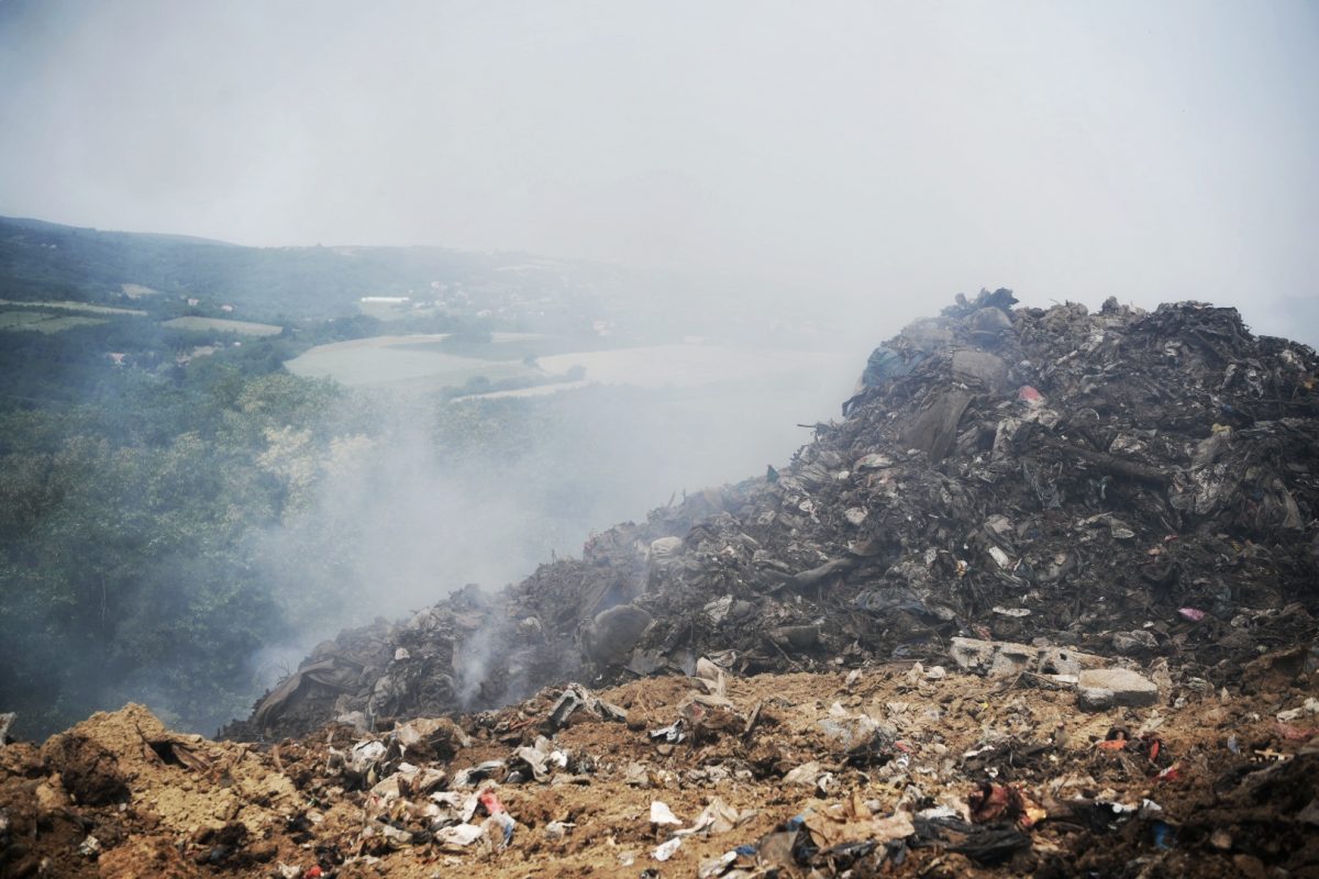 Gori deponija u Topoli, građani poručuju: Otrovaćemo se