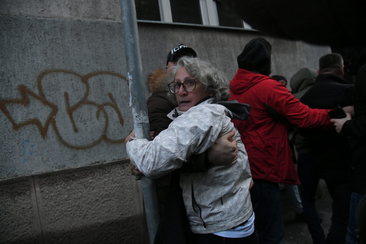 Protest ispred Doma sindikata zbog privođenja Aide Ćorović