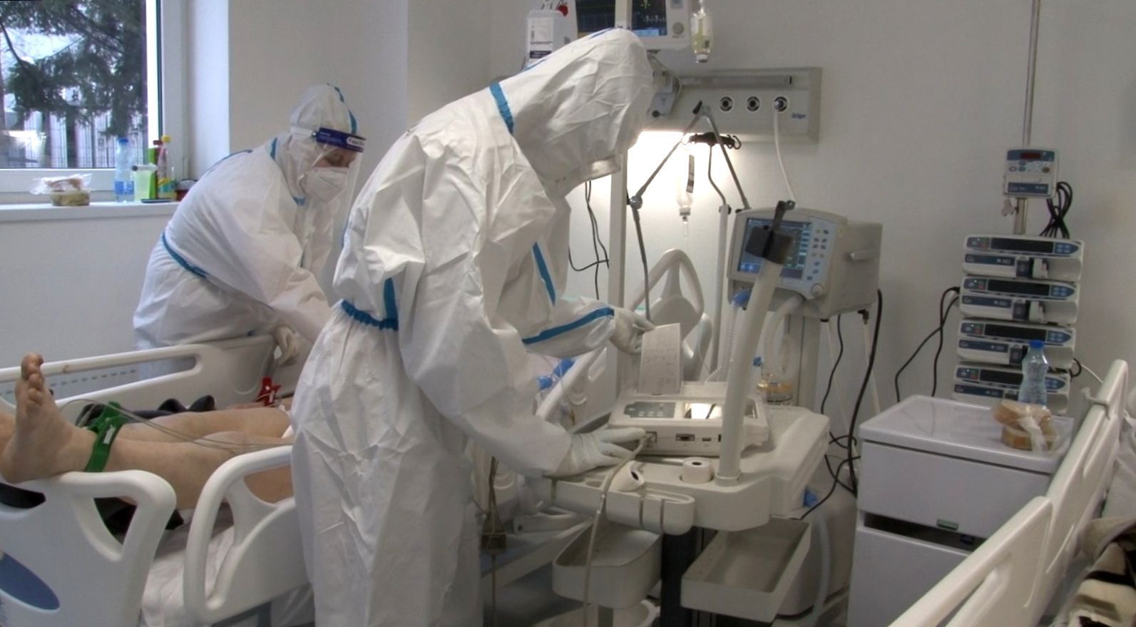 Korona odnela još 4 života, raste broj pacijenata na respiratoru