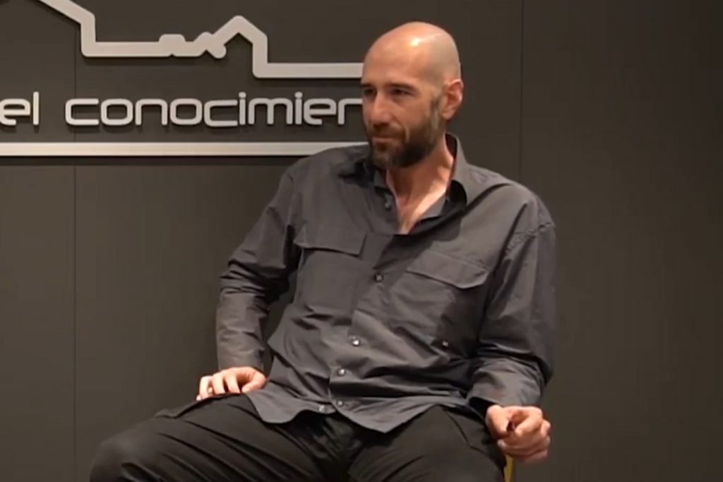 Isra Bravo: Disleksičar koji je postao najpoznatiji španski kopirajter