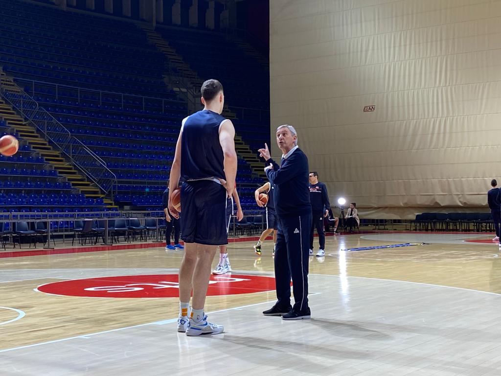 Nova.rs na treningu Karija: Koprivica posle Željka saznao i za Pešićev ...