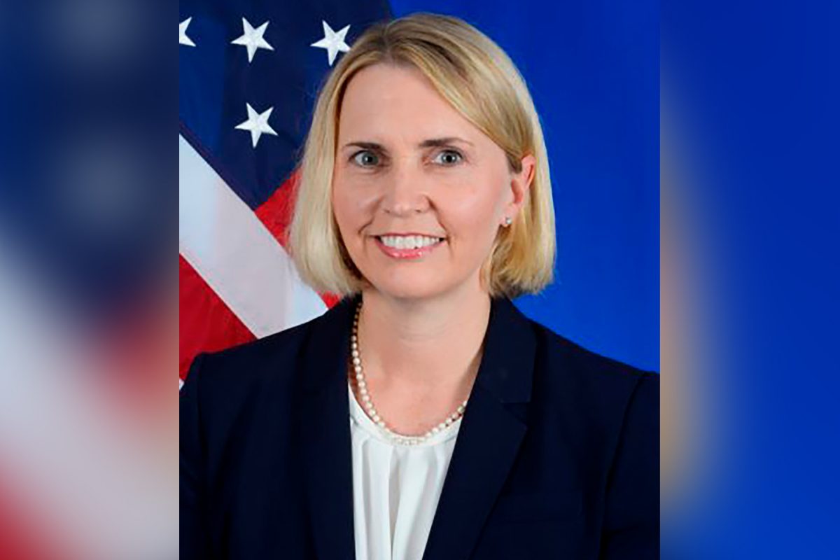 Ko je diplomatkinja koju Bajden šalje u Kijev: Priča srpski, živela u ...