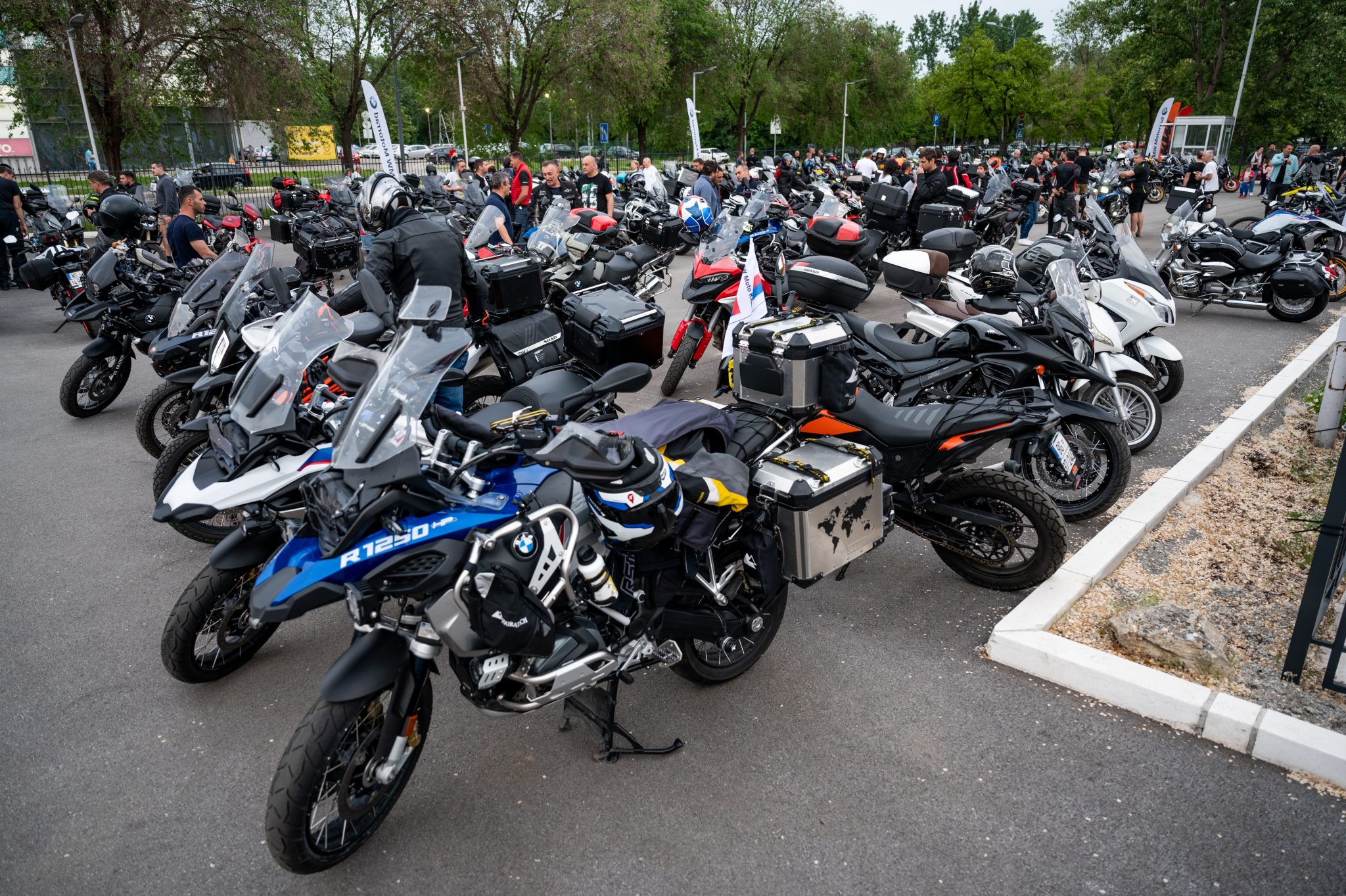 Velika žurka na otvaranju moto sezone u Beogradu: BMW, Honda i KTM