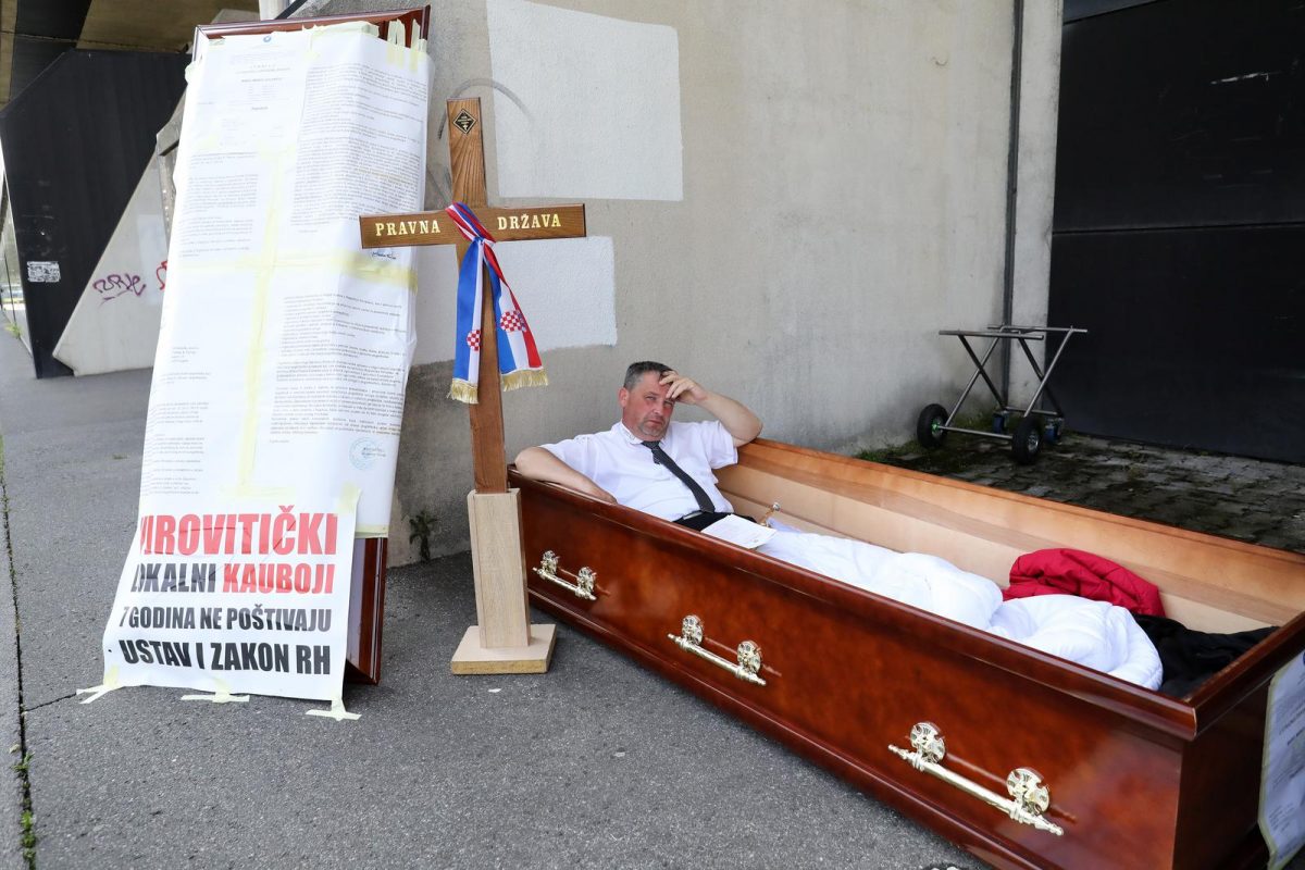 Danima leži u sanduku ispred Ministarstva privrede u Zagrebu - ovo je razlog
