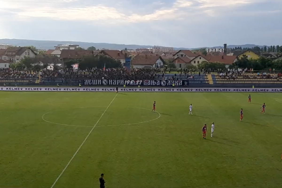 Haos na debiju Lalatovića u Evropi: "Lešinari" se tukli međusobno VIDEO