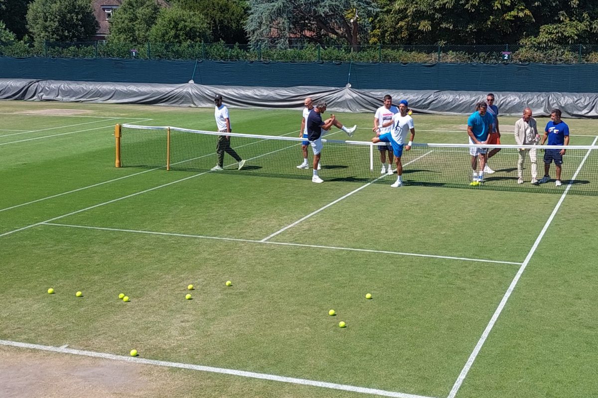 FOTO Đoković pred finale igra boćanje, tenis već ima u "malom prstu"