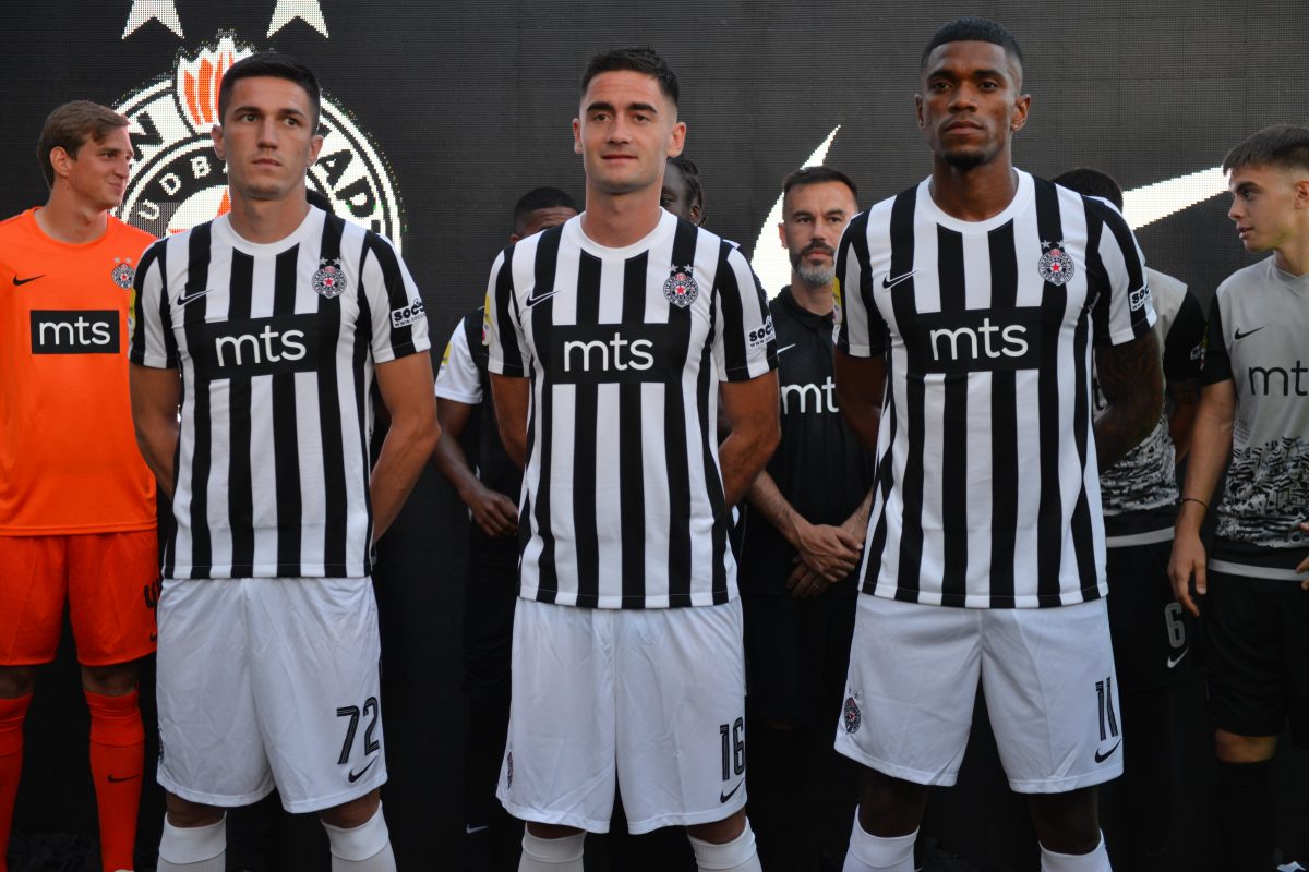 Partizan promovisao novi dres, treća garnitura će oduševiti navijače
