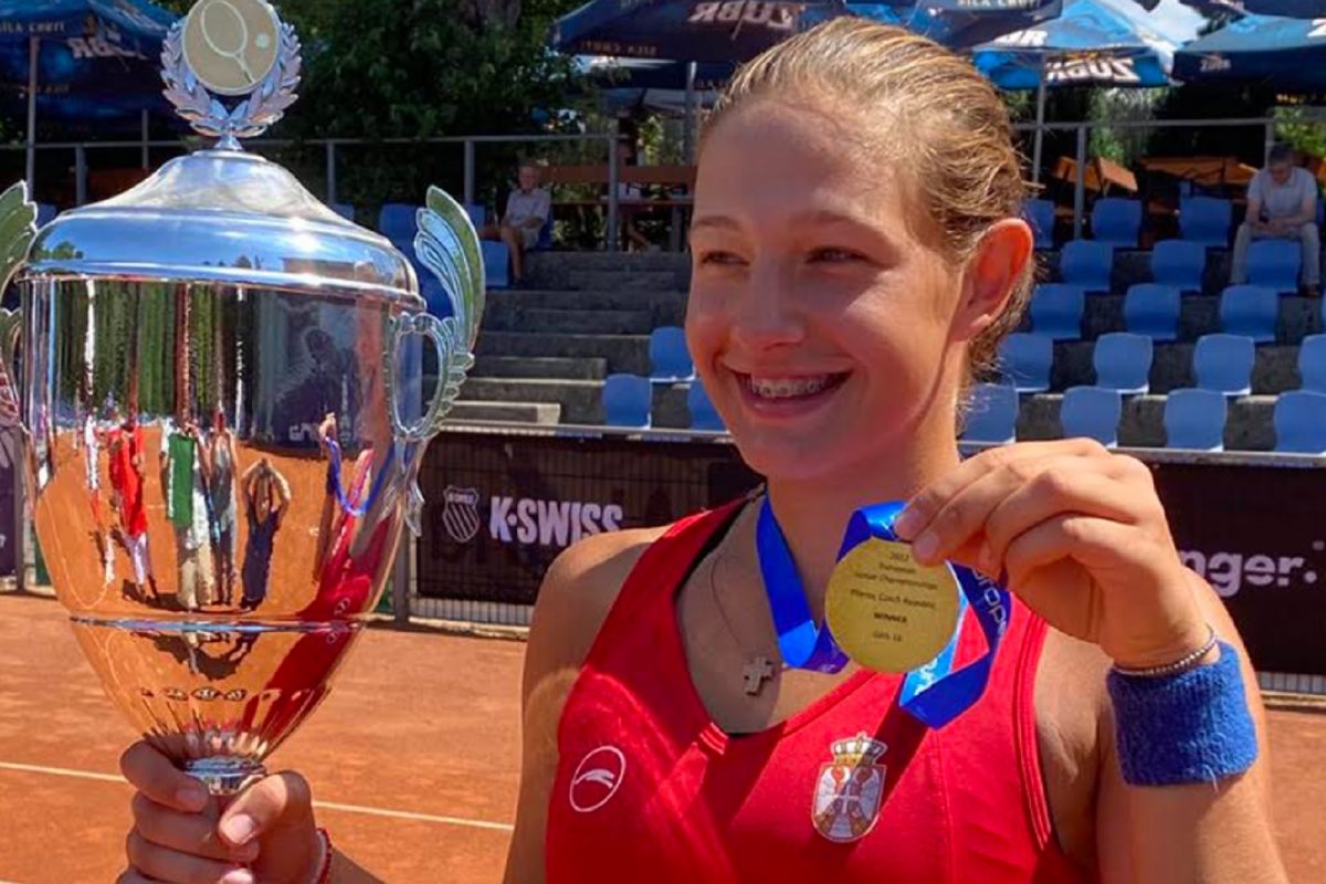 Mia Ristić je teniska šampionka Evrope, "oduvala" sve i uzela zlato za ...