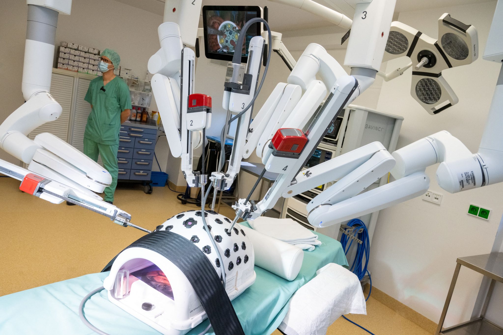 Upoznajte Da Vinčija - robota hirurga koji stiže u Klinički centar Srbije