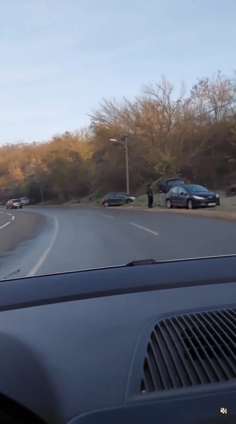 FOTO Još jedan lančani sudar u Beogradu: Nesreća se dogodila ispod manastira u Rakovici ...