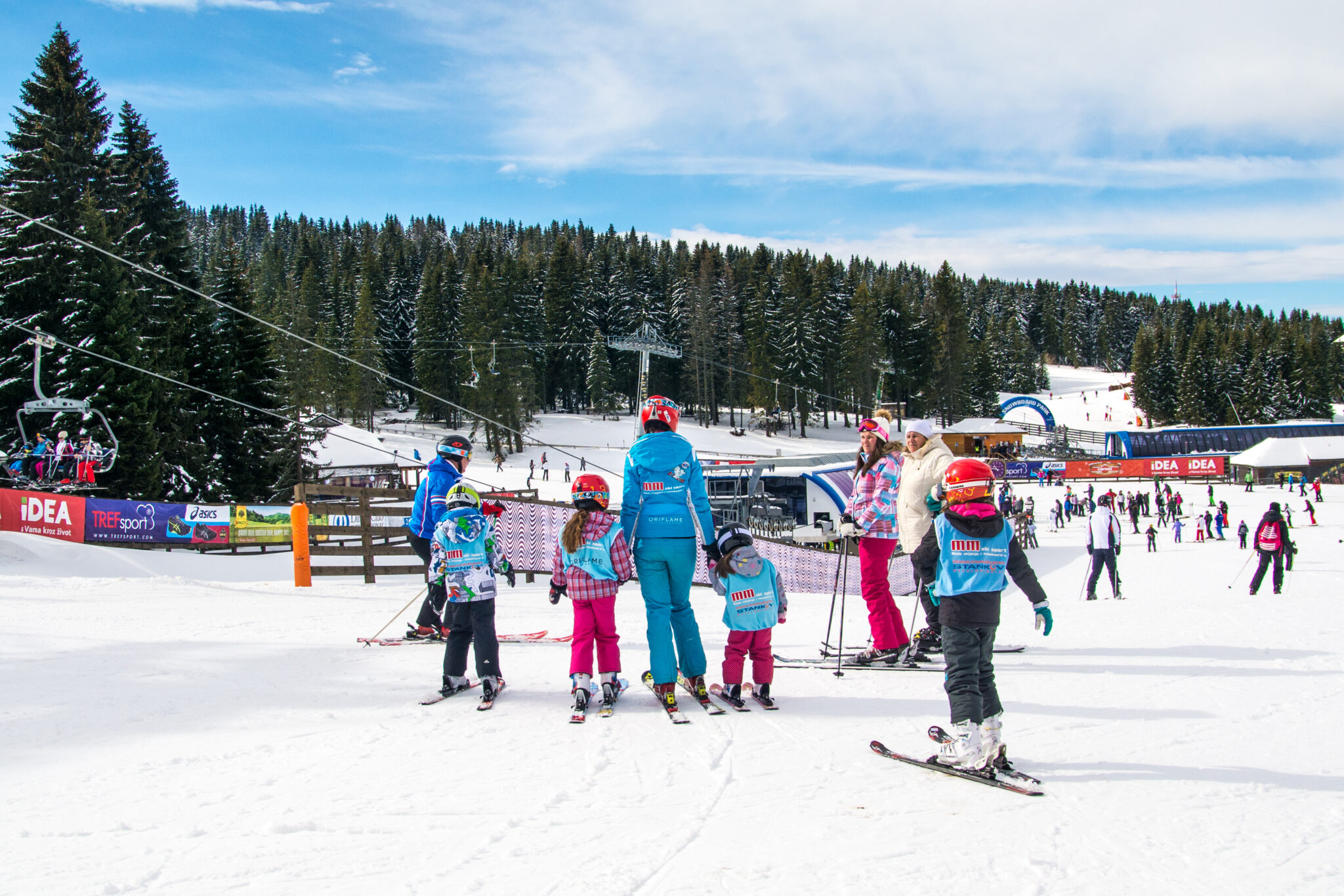 Zimski raspust 2023: Gde na skijanje sa decom i koliko to košta