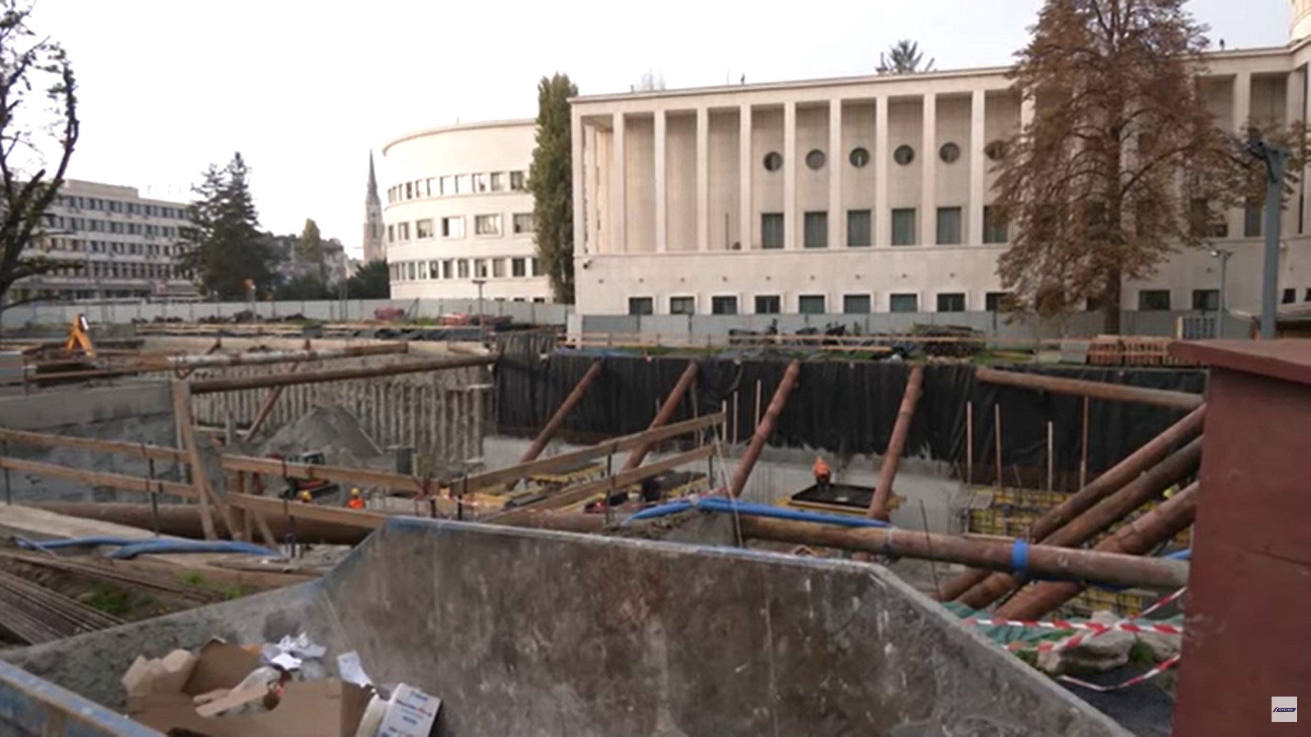 Pukotine iz podzemlja: Oštećenjima na Banovini do novih parking mesta