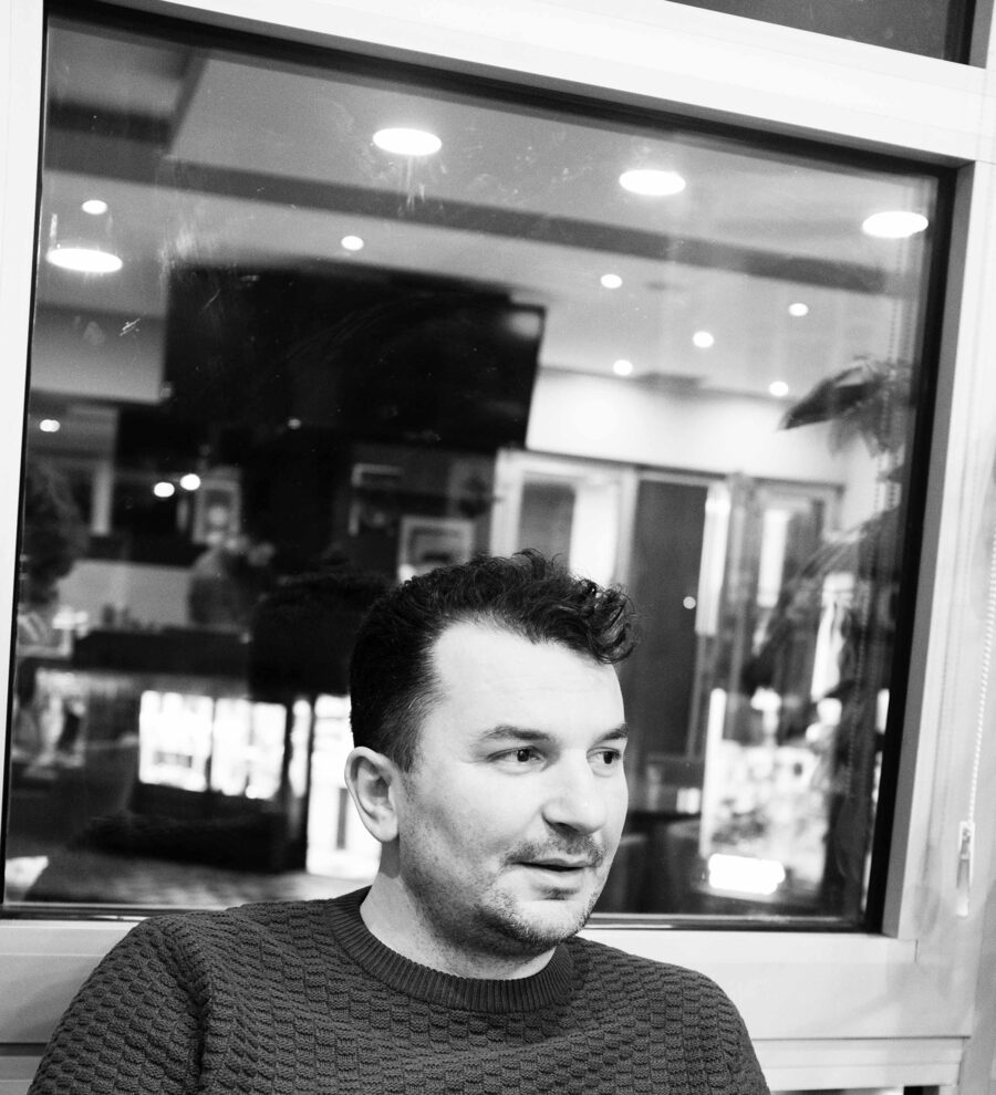 Ostala su samo dva zanimanja - istoričar i grobar: Enes Halilović ...