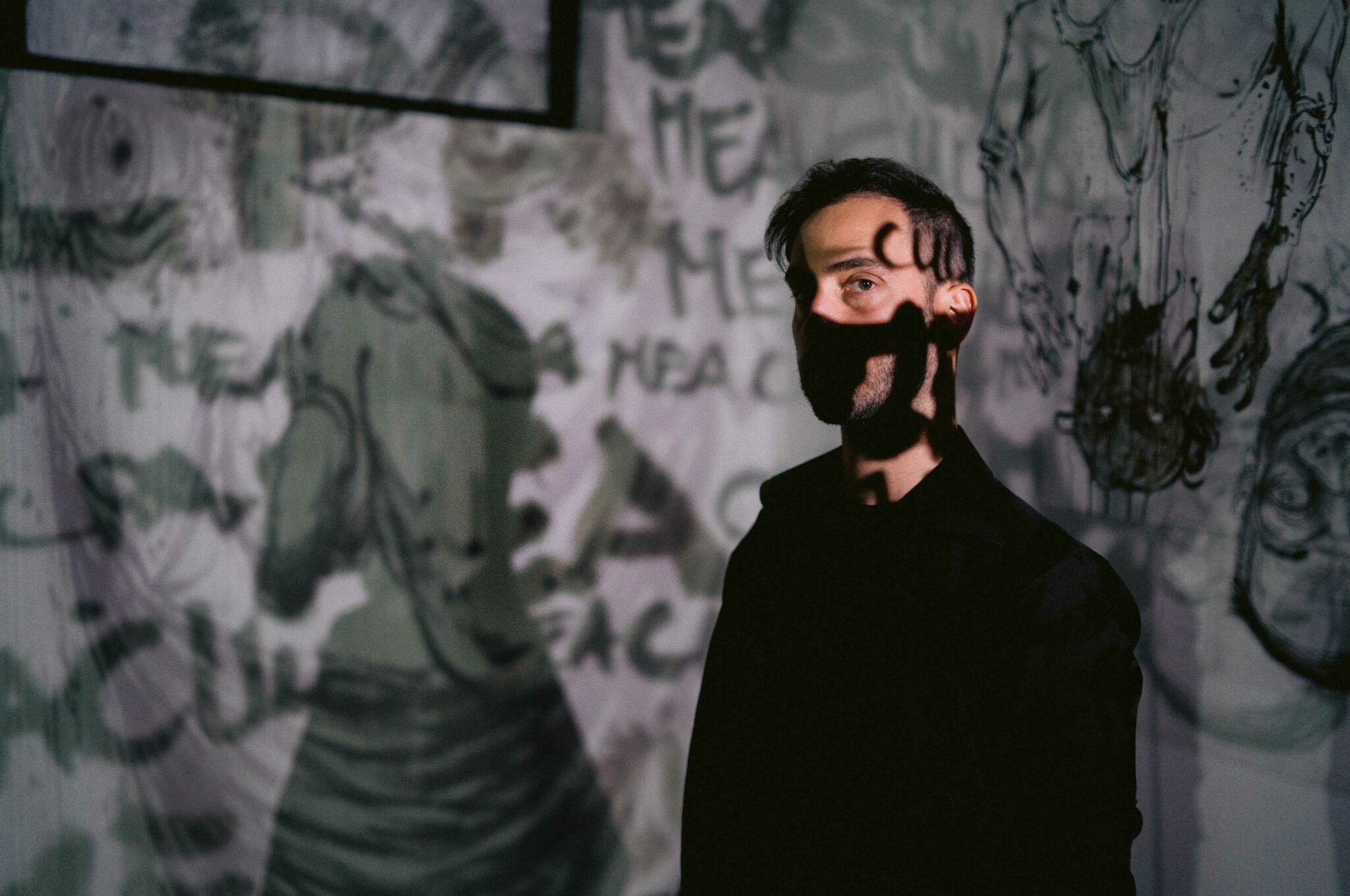 Srpski umetnik osvaja London: Želim da prodrmam ljude, poručuje ...