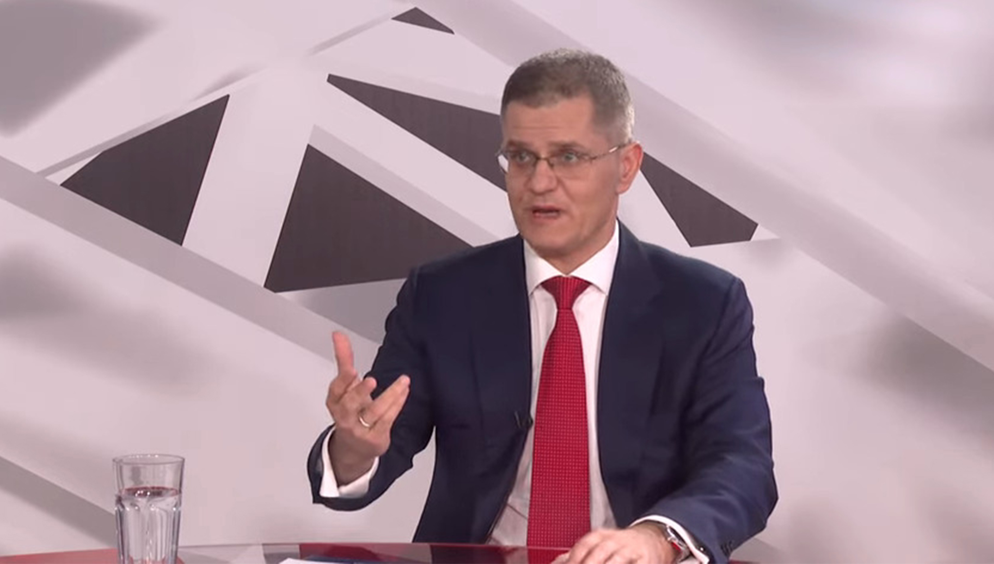 Poruka Vuka Jeremića: Razmislite koga da birate